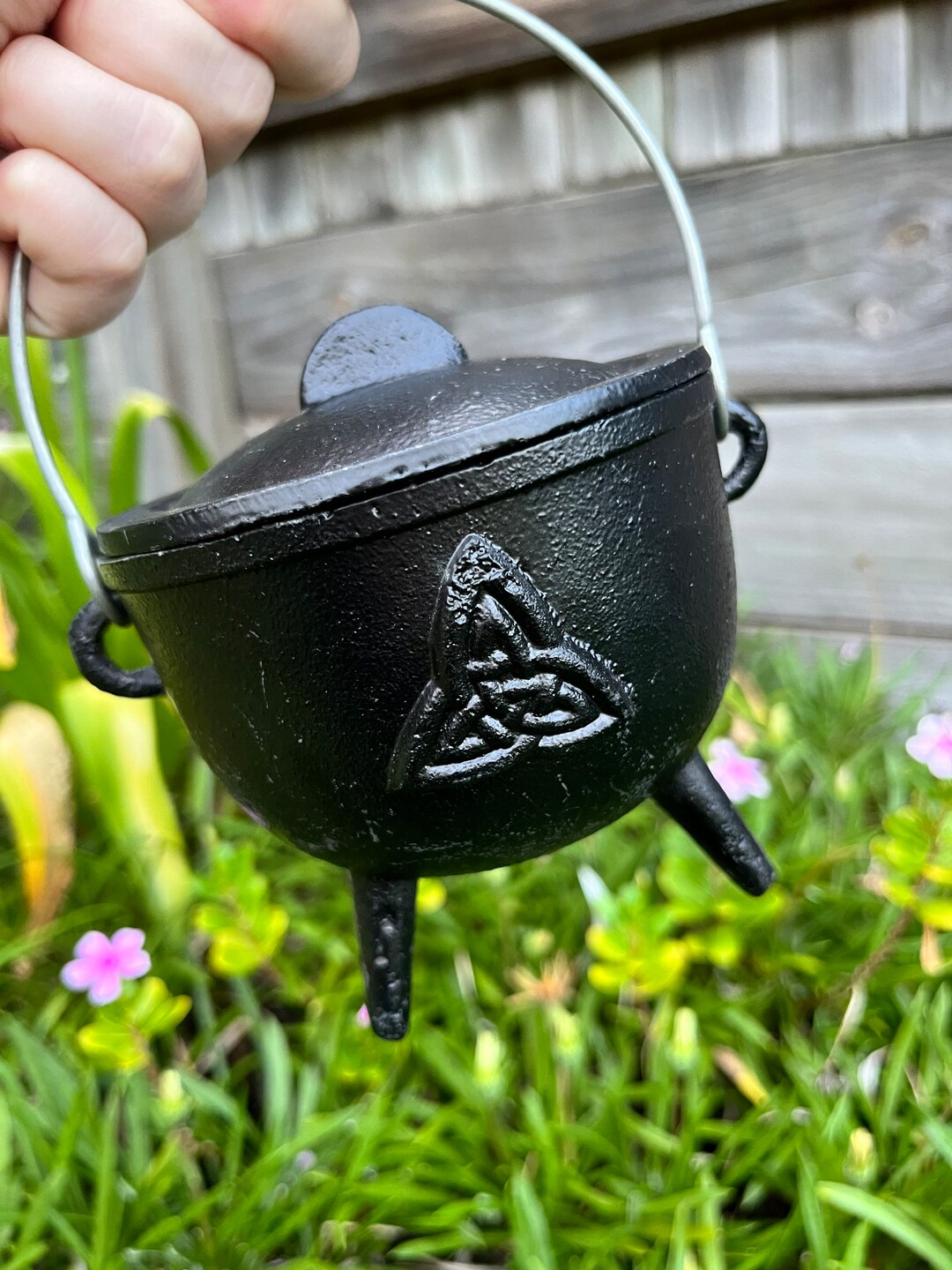 Cast Iron Cauldron With Lid | Small Cauldrons | Charcoal Burner ...
