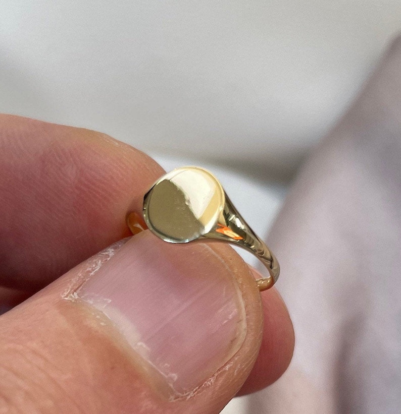 9CT Yellow Gold Oval Signet Ring - Maiden's Gift - Etsy