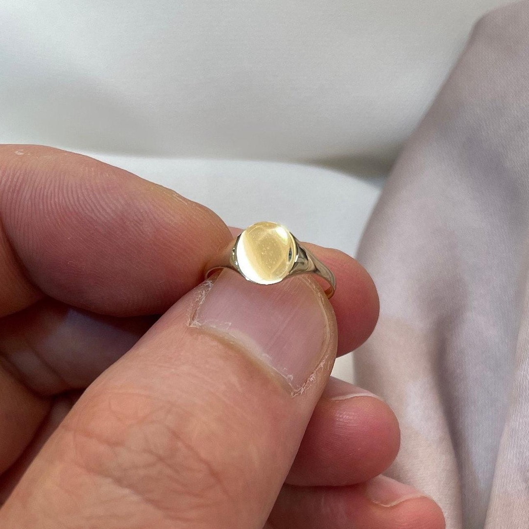 9CT Yellow Gold Oval Signet Ring - Maiden's Gift - Etsy