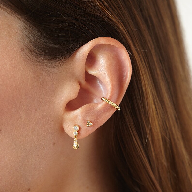 Minimal ear cuff no piercing ear cuff conch earring dainty | Etsy