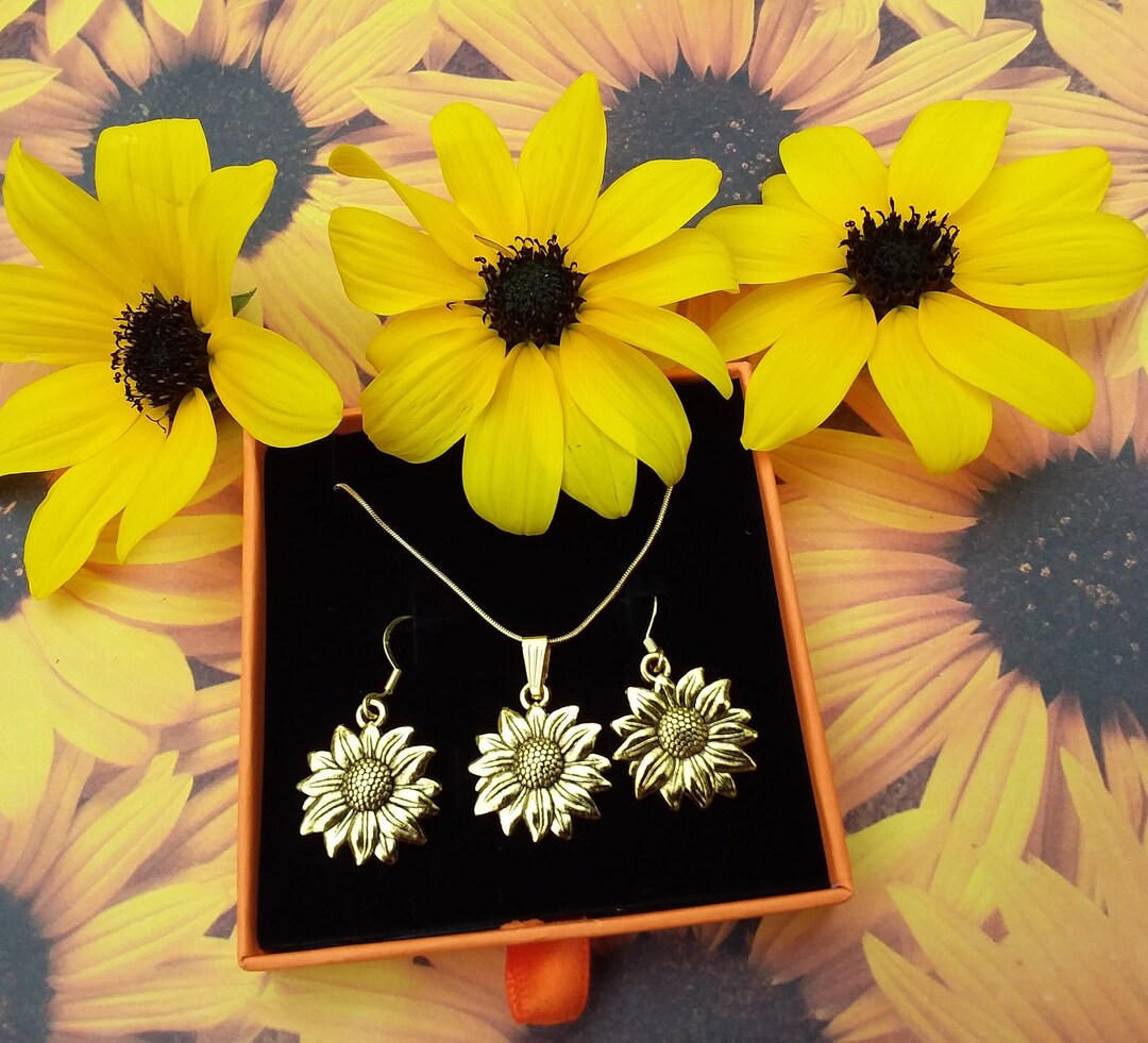 Antique Gold Sunflower Jewelry Set by the Healing Gypsy * Sunflower ...