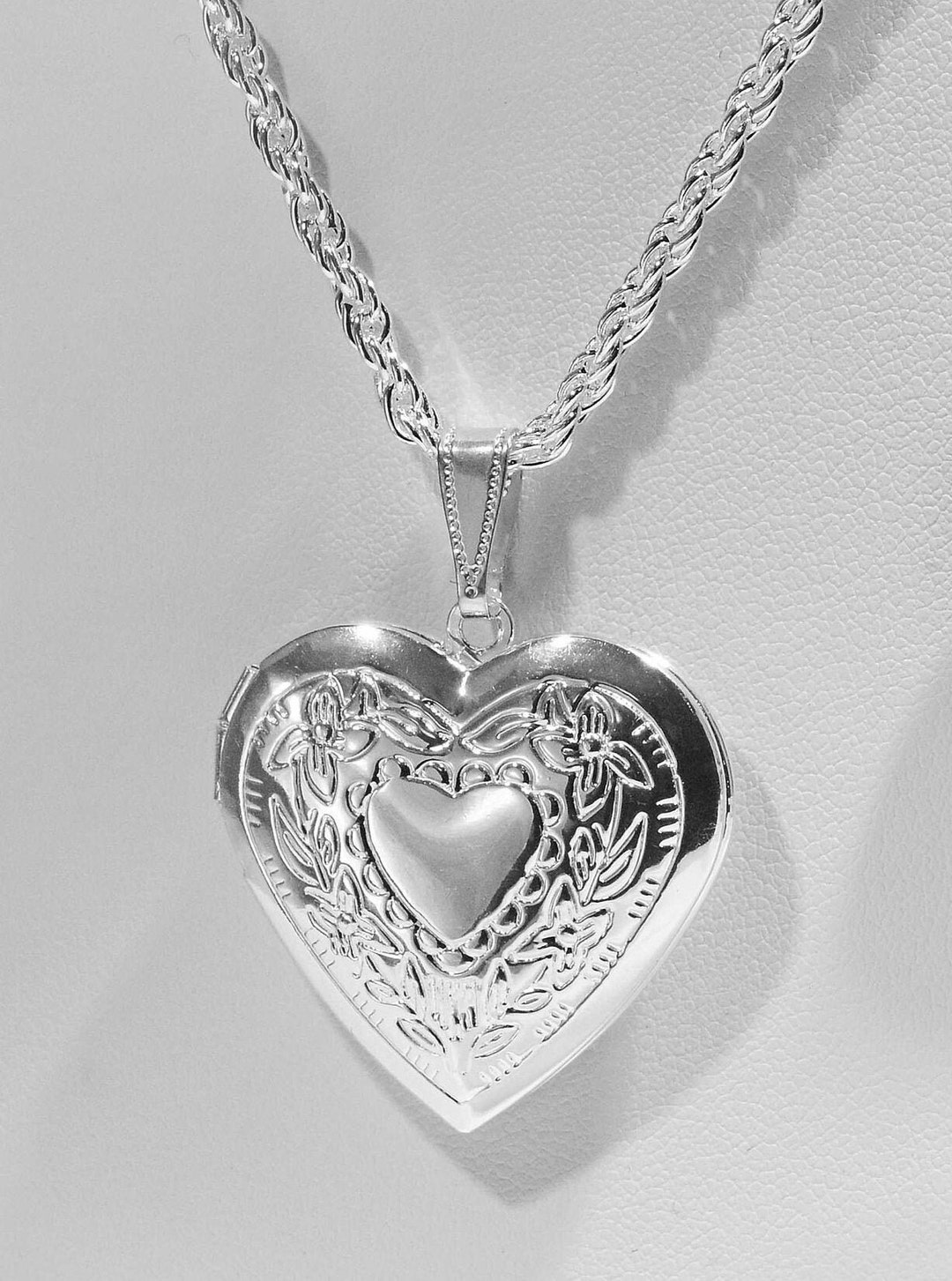 Locket Shiny Silver Heart Shaped Photo Locket on a Custom - Etsy
