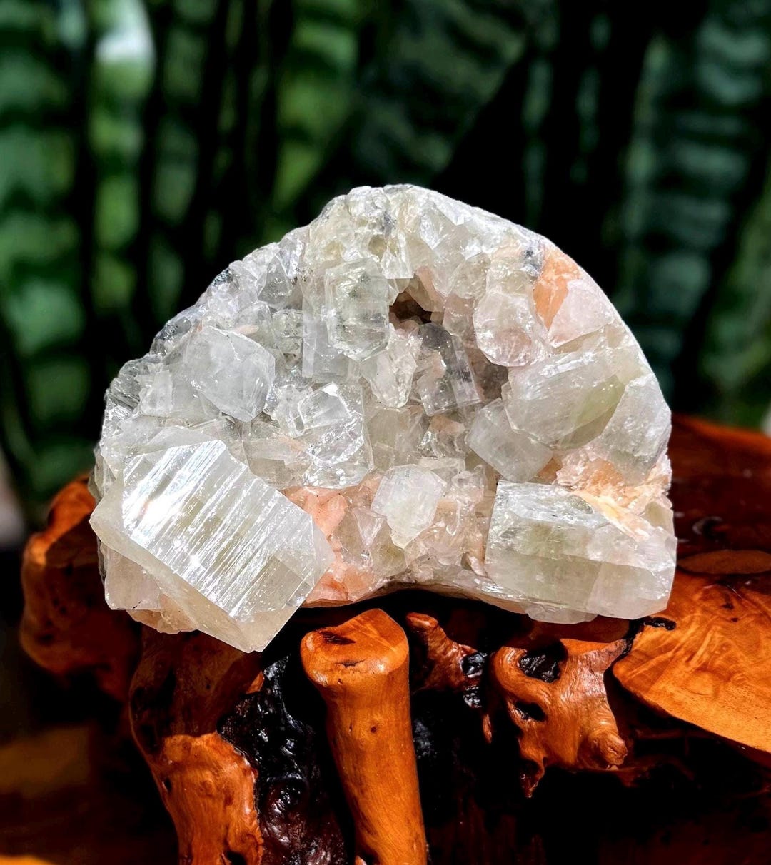Apophyllite & Stilbite Geode - Healing Crystal - Apophyllite Crystal ...