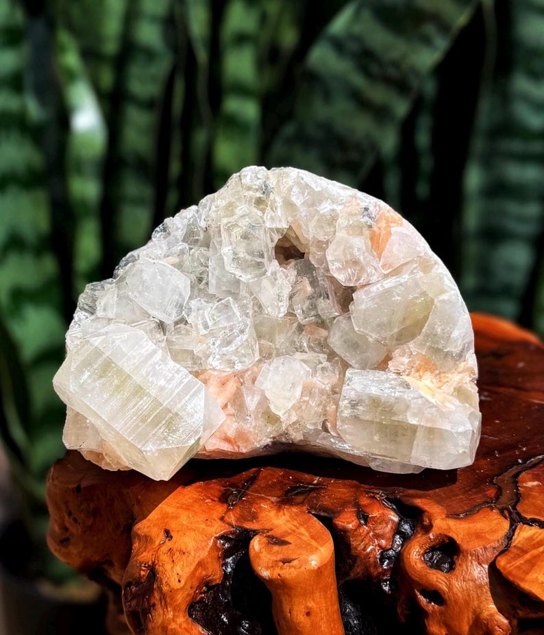 Apophyllite & Stilbite Geode - Healing Crystal - Apophyllite Crystal ...