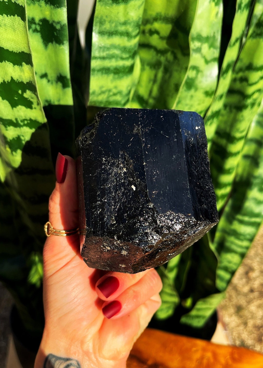 Black Tourmaline Crystal - the “energetic Shield” for Protection ...