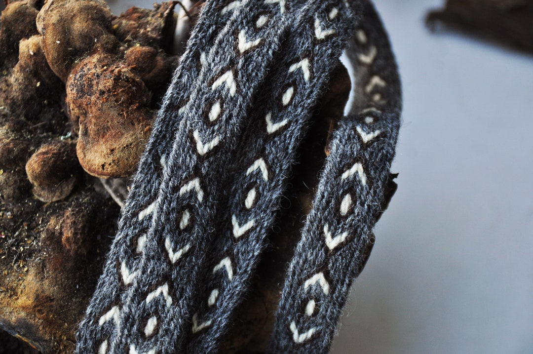 Tablet Woven Belt for Medieval Clothing Made From Undyed Wool / Arrows ...