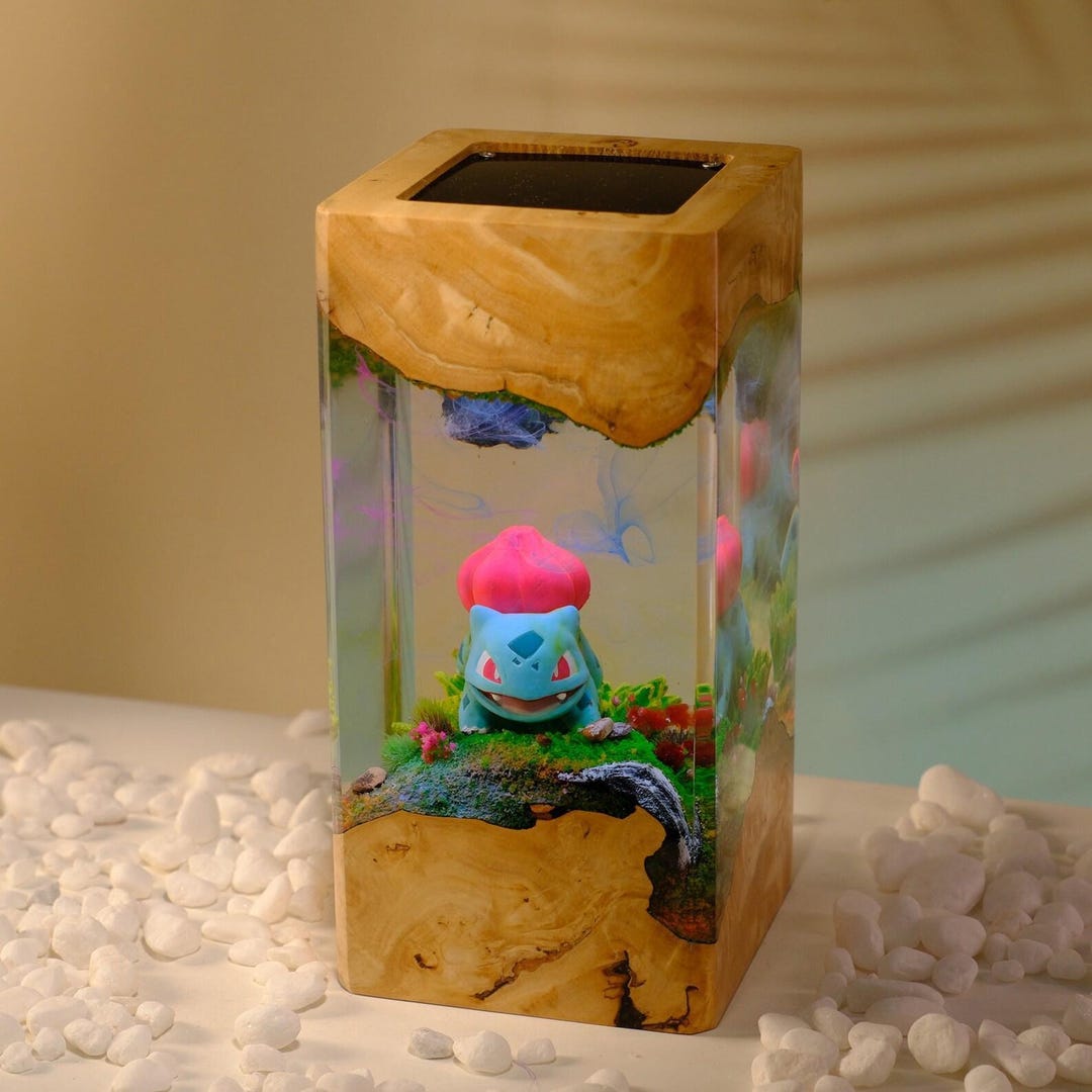 Bulbasaur Resin Light Box | Handmade Pokémon Terrarium Lamp | Forest ...