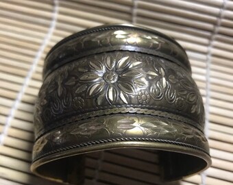 Repousse bracelet | Etsy