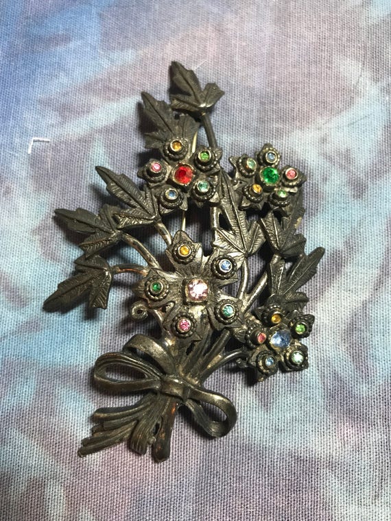 vintage bouquet pin with - Gem