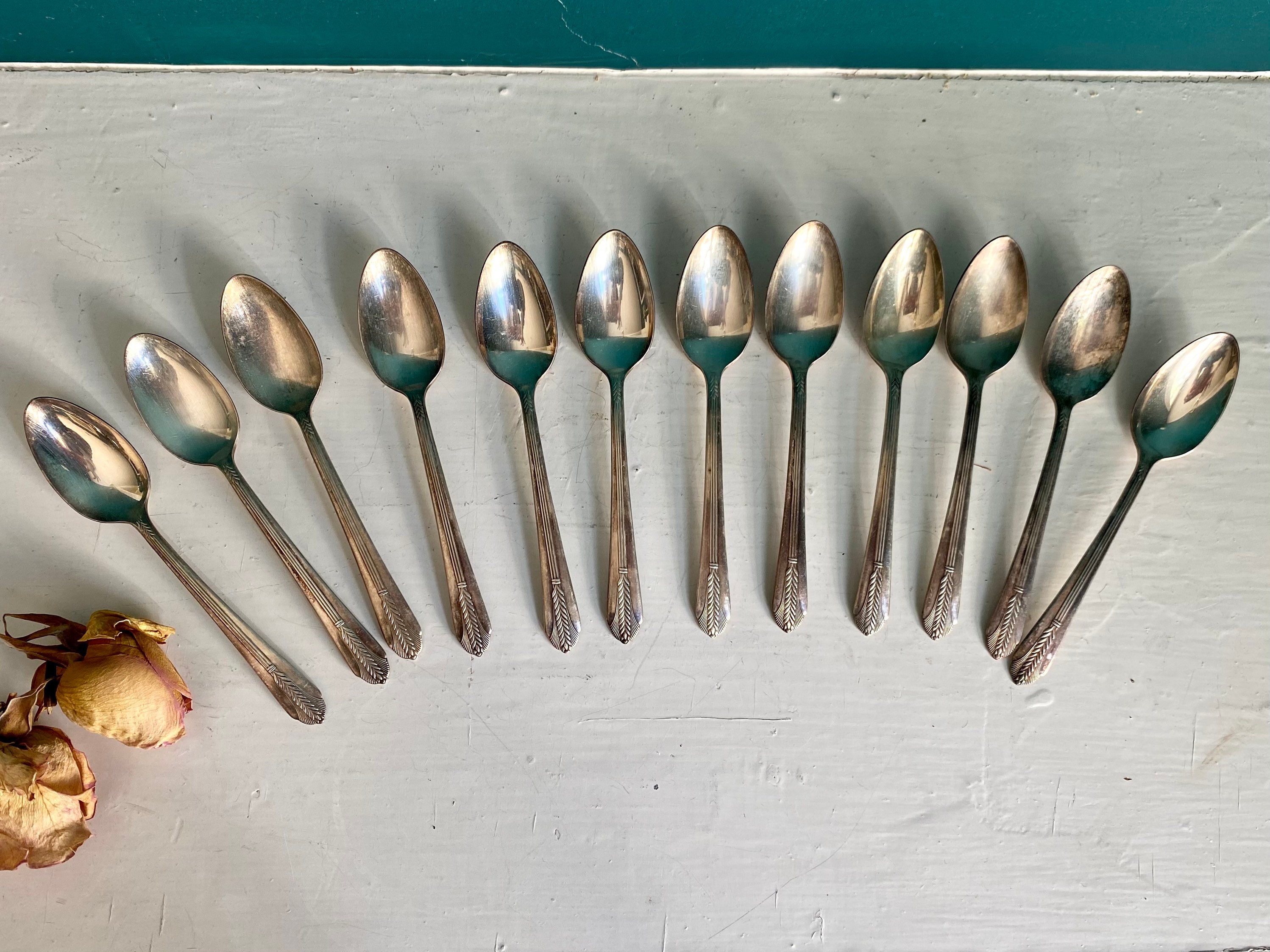 12 Silverplated Vintage Tea Spoons Teaspoons by WM Rogers - Etsy