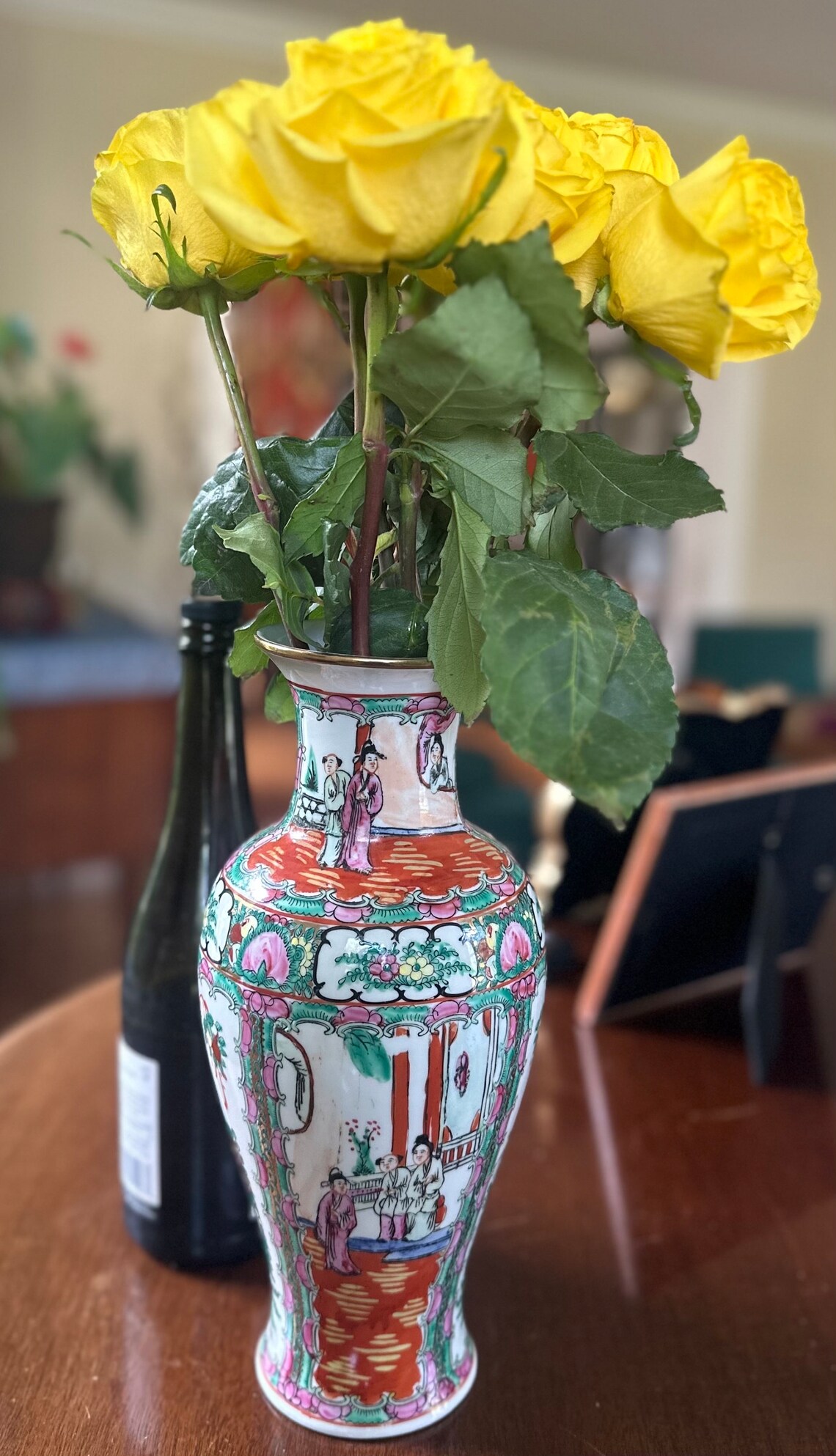 Vintage Large Asian Vase People Flowers in the Garden Gold Embellished ...