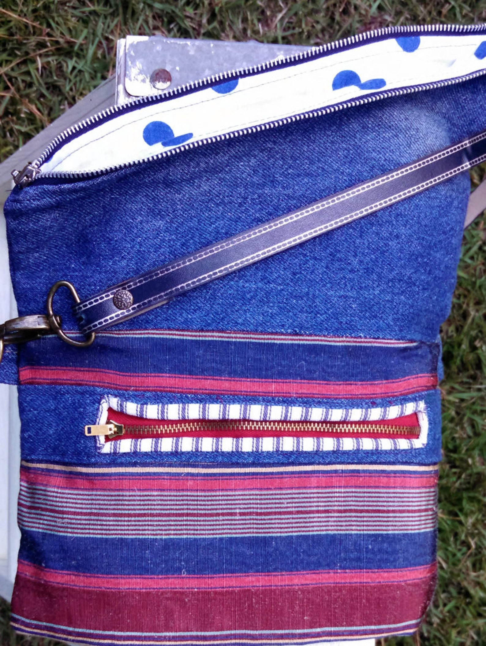 Zippered Flap Purse With Detachable Shoulder Strap Converts to Clutch ...