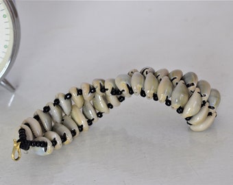 African Shell Bracelet - Etsy