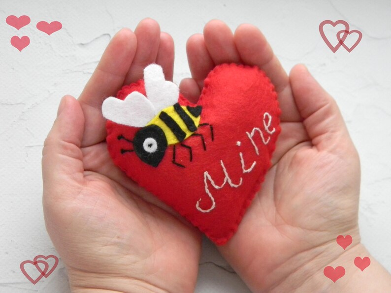 Bee Mine Valentines Day Pattern PDF Felt Heart Ornaments | Etsy