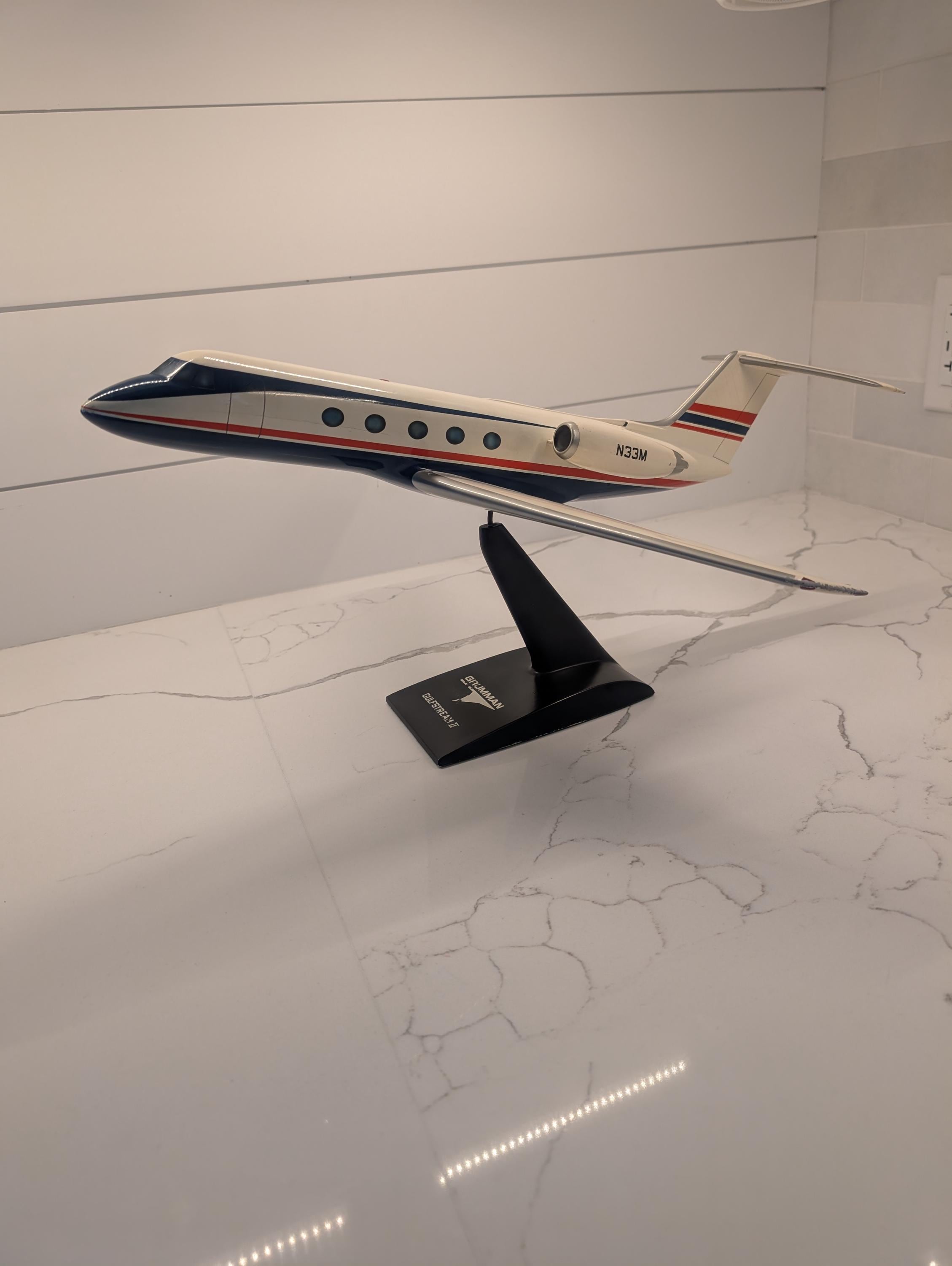 Vintage 1973 Gulfstream II Resin Airplane Desk Display Model 1/50 - Etsy