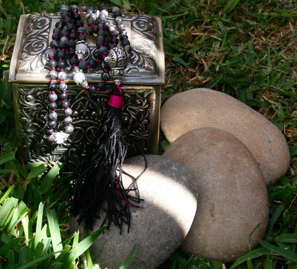Black Network Stone and White Jaspar Japa Mala 108 Beads - Etsy