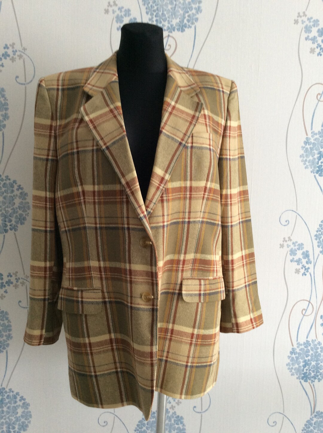 Vintage DAKS SIGNATURE Elegant Women Pure Silk Beige, Brown Plaid ...