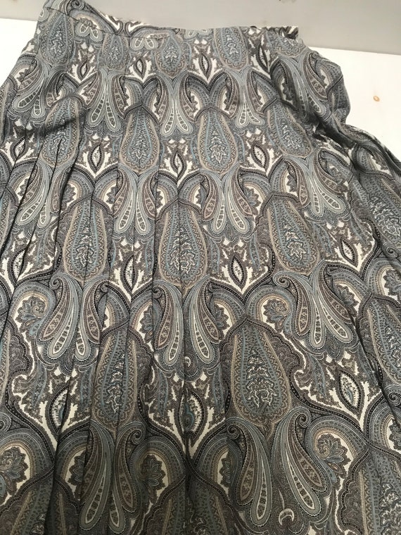 Pure New Wool Pleated Grey Paisley Pattern Marks and … - Gem