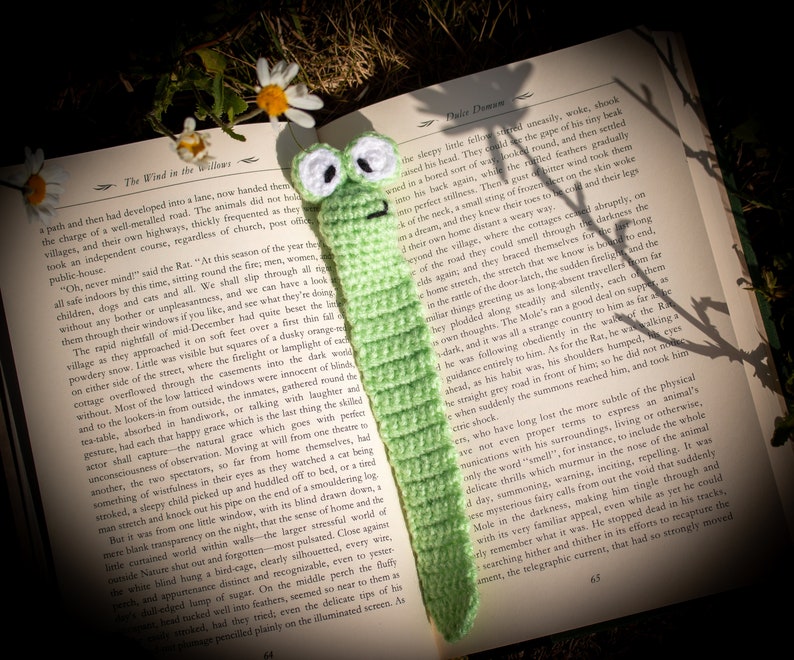 Bookworm Bookmark Crochet Pattern PDF - Etsy UK