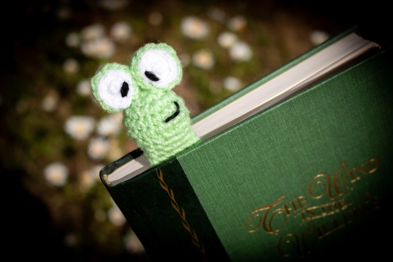 Bookworm Bookmark Crochet Pattern PDF | Etsy