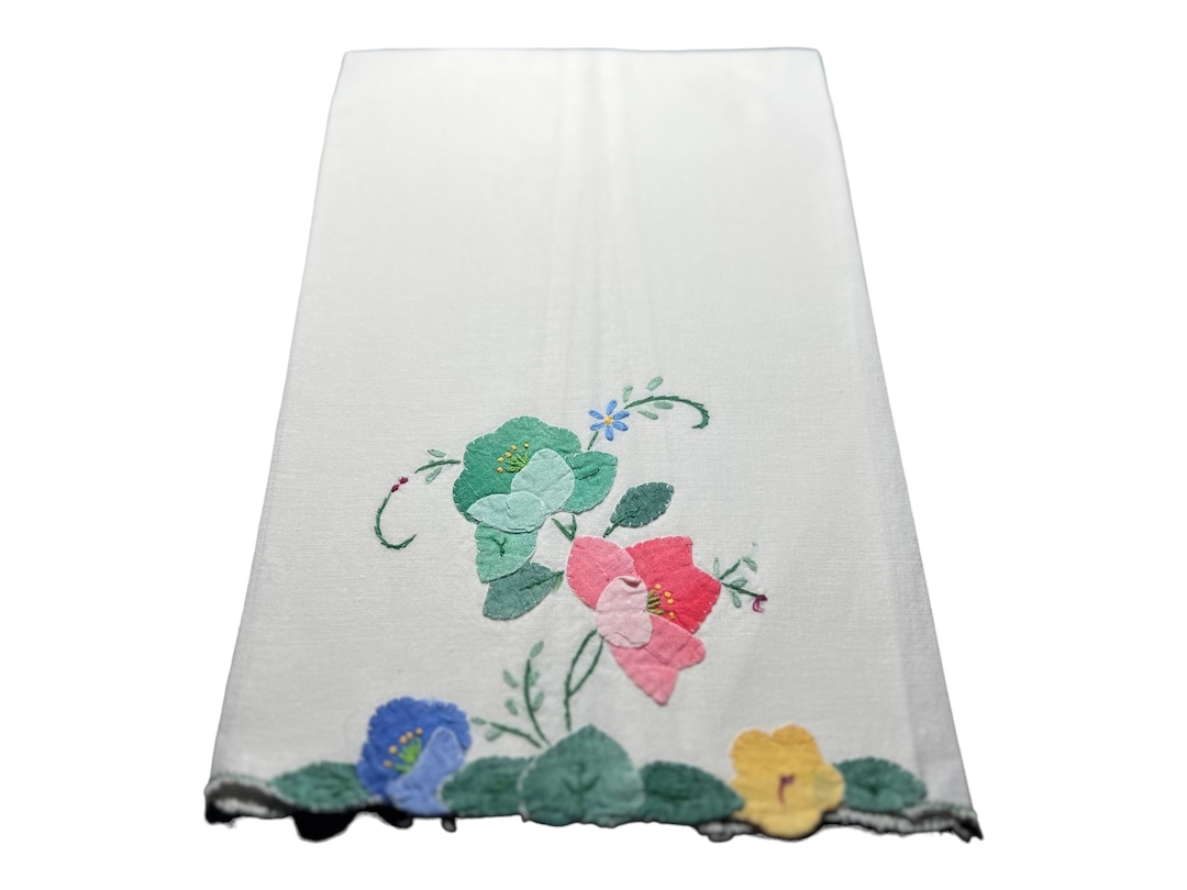 Vintage Hand Towels With Appliqué and Embroidery 22x15 - Etsy