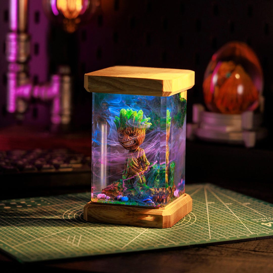 Superhero Resin Lamp, Mar.vel Epoxy Lamp, Custom Wood Desk Lamp, Custom ...