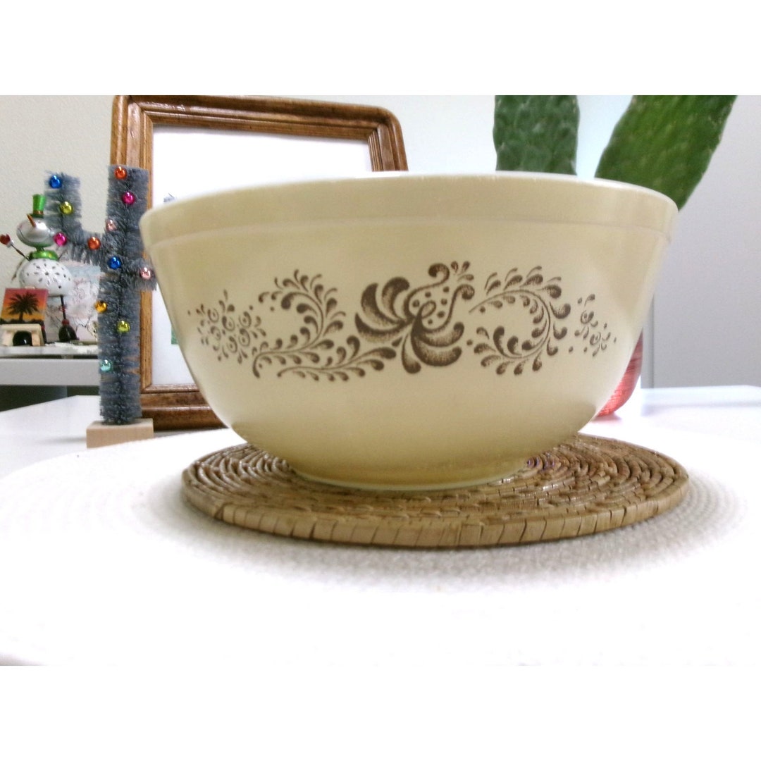 Vintage Pyrex Homestead Beige Bowl_1970s - Etsy