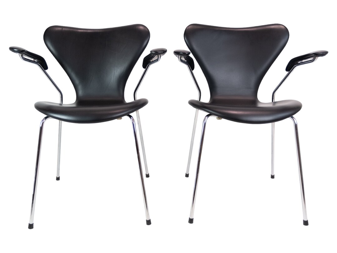 Seven Chair With Armrests Model 3207 of Black Leather by Arne Jacobsen ...