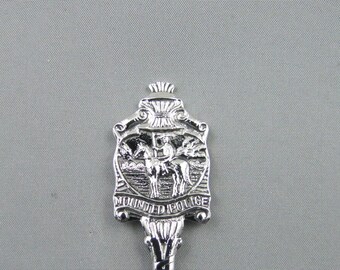 Collectibles Canada Royal Canadian Mounted Police Souvenir Collector ...