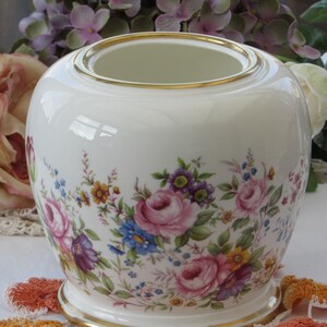 Lynton Porcelain Vase Derby Rose - Etsy