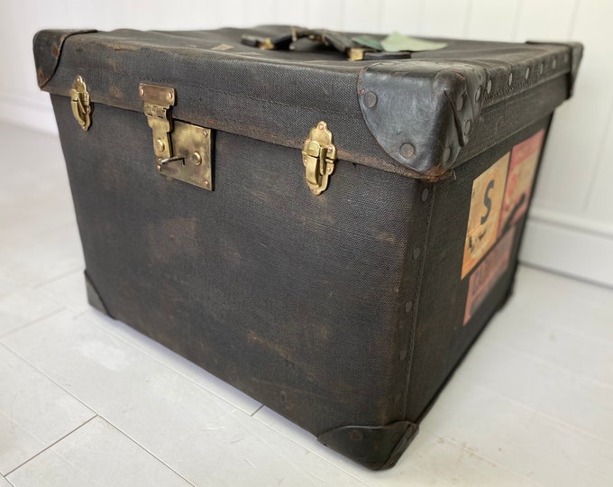 Vintage Trunks & Chests