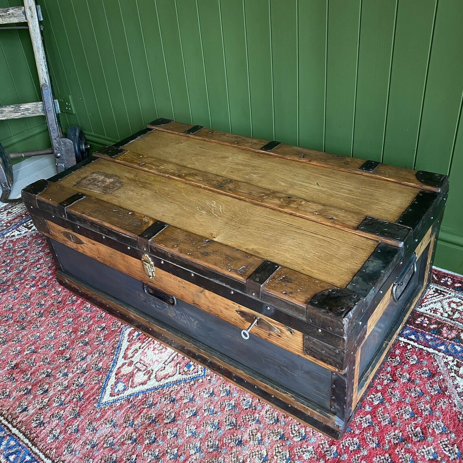 ANTIQUE Industrial Rustic Trunk Chest Coffee Table Storage Box Key ...