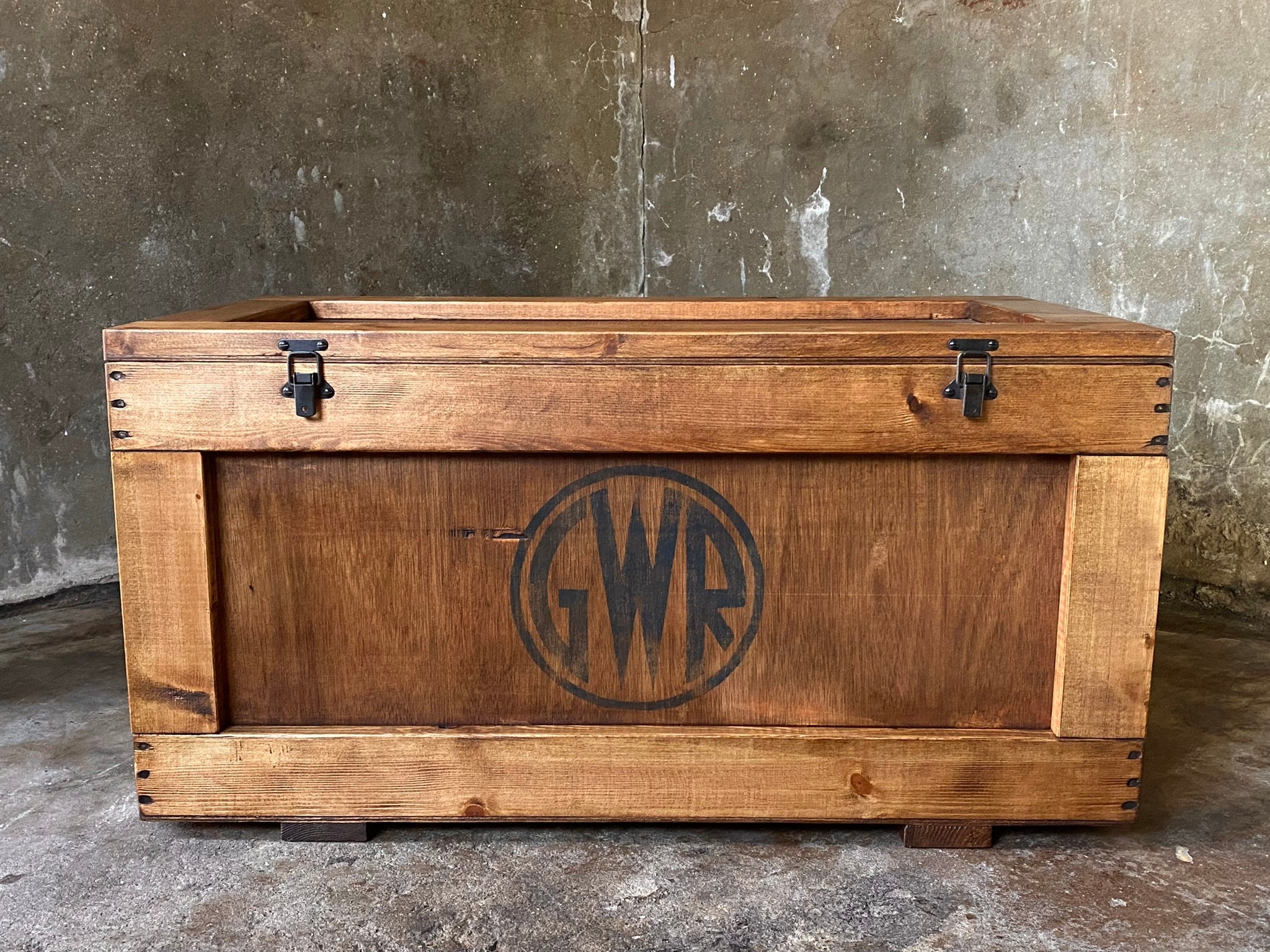 Trunk Coffee Table | Wooden Storage Chest | Vintage Industrial Trunk ...