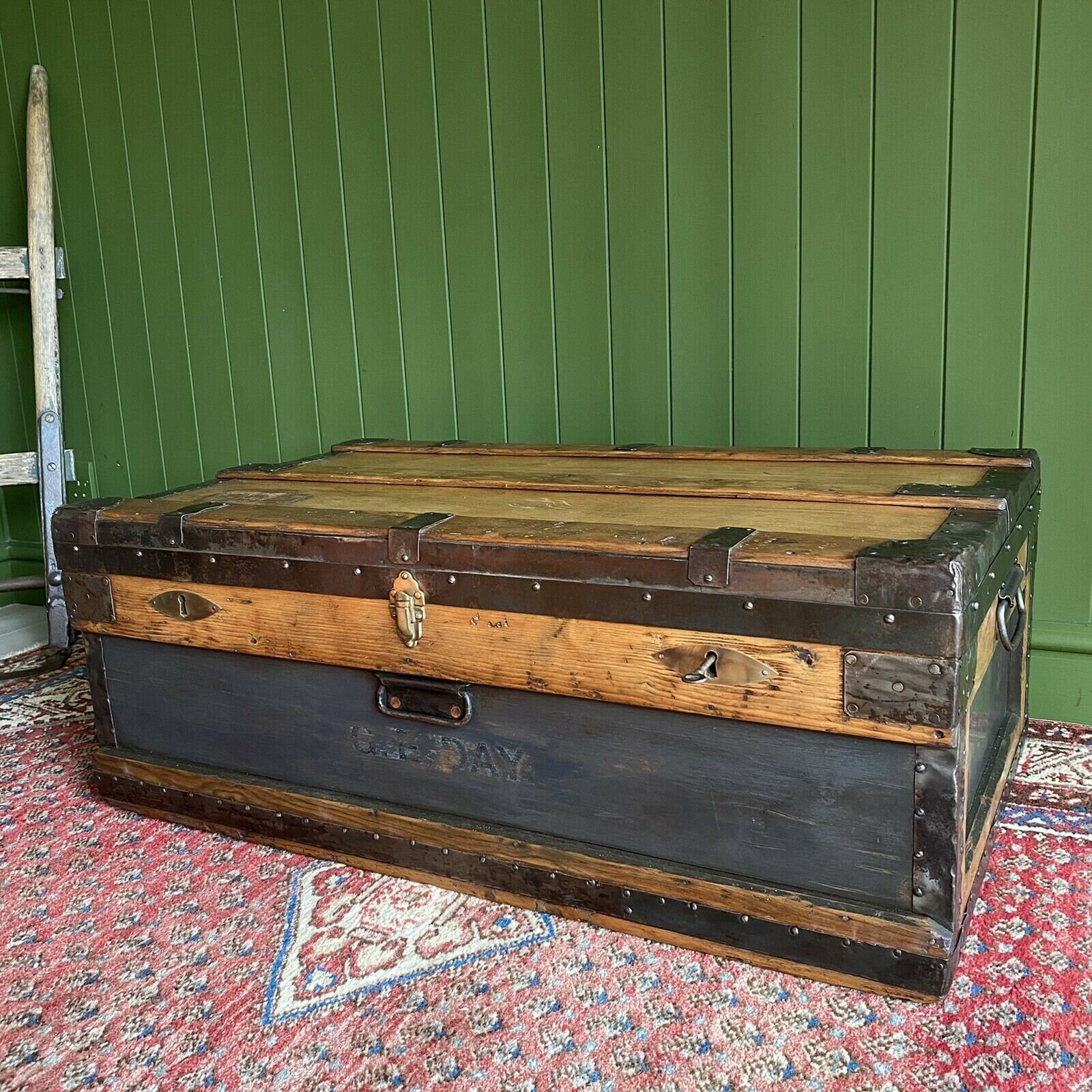 ANTIQUE Industrial Rustic Trunk Chest Coffee Table Storage Box Key ...