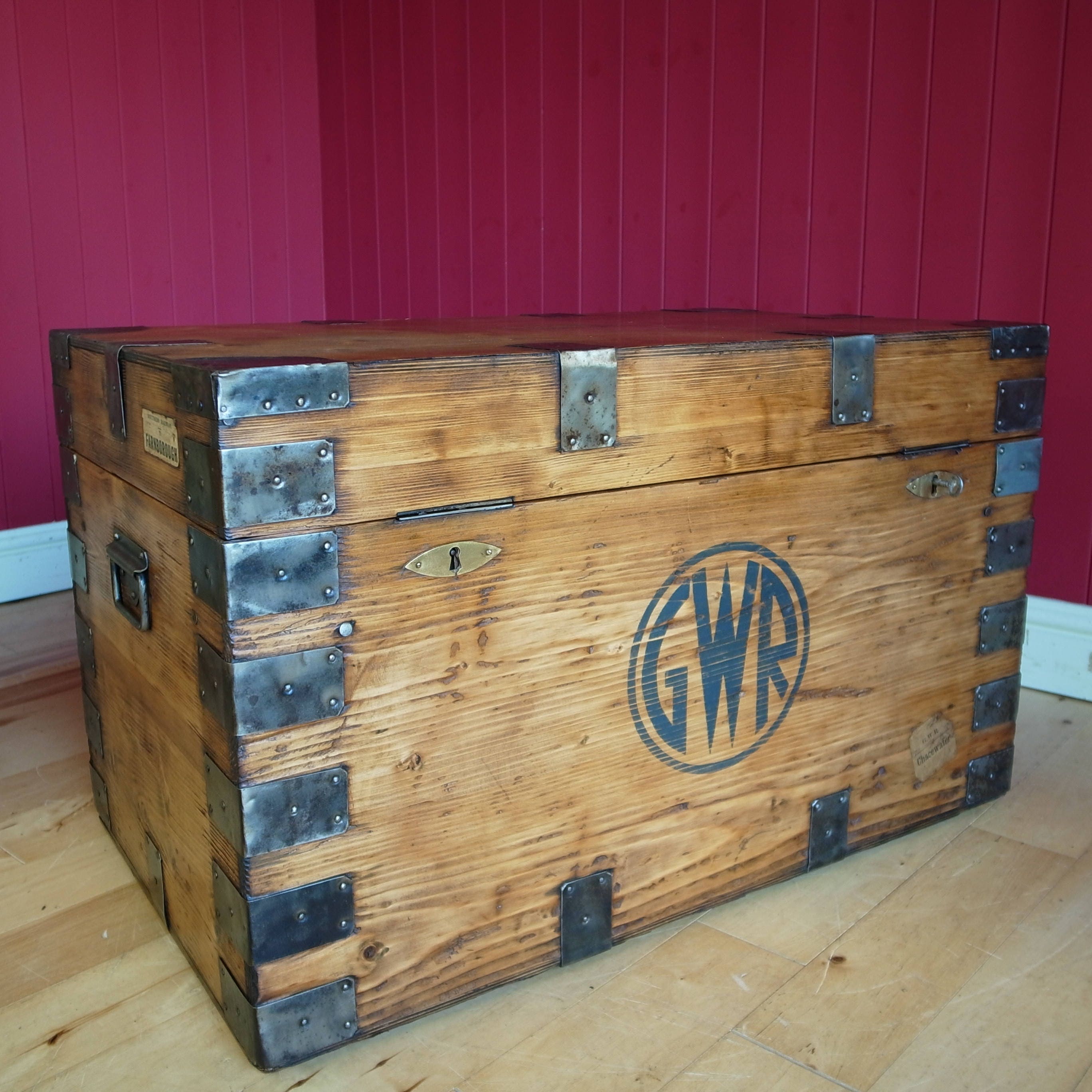 VINTAGE WOODEN CHEST Coffee Table Rustic Industrial Storage Trunk ...