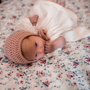 Newborn Knit Baby Bonnet, Crochet Knitted Bonnet, Neutral Bonnet ...