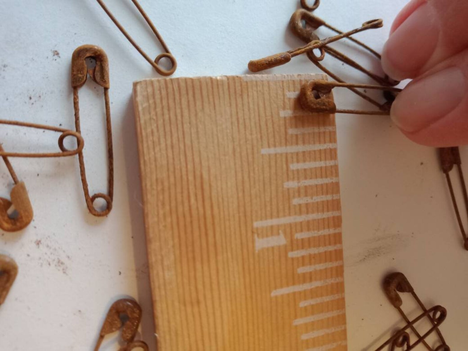 10 Rusty Safety Pins Small Size - Etsy