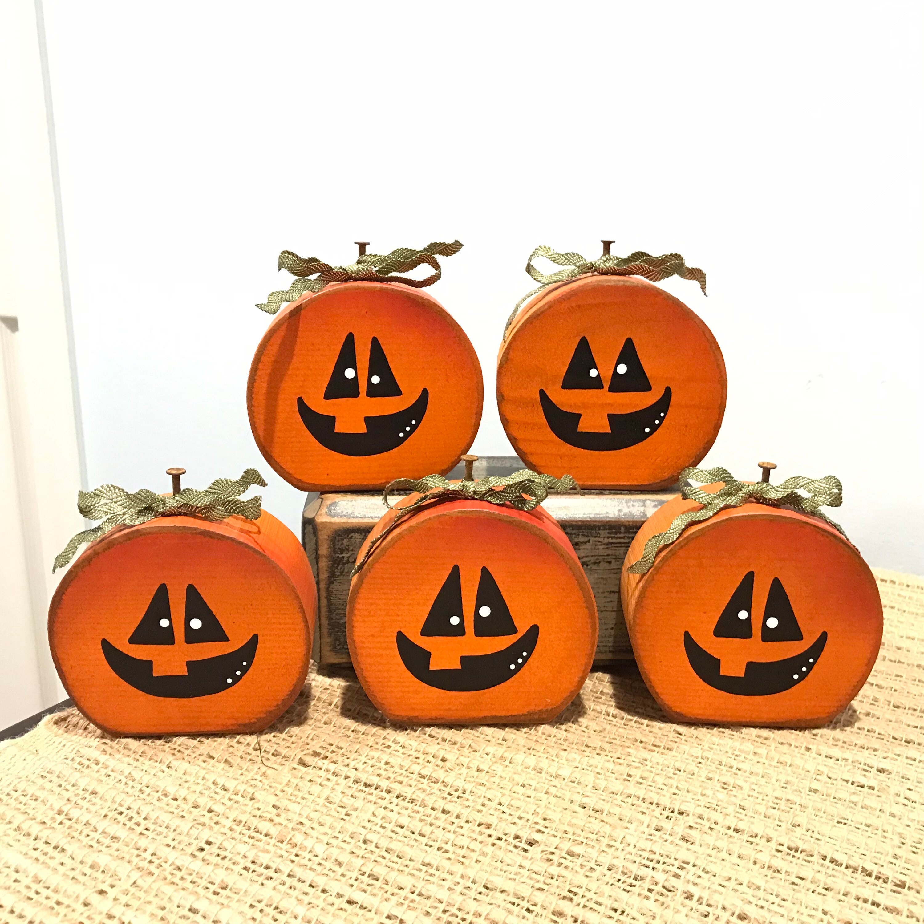 Mini Pumpkin Decorating Ideas