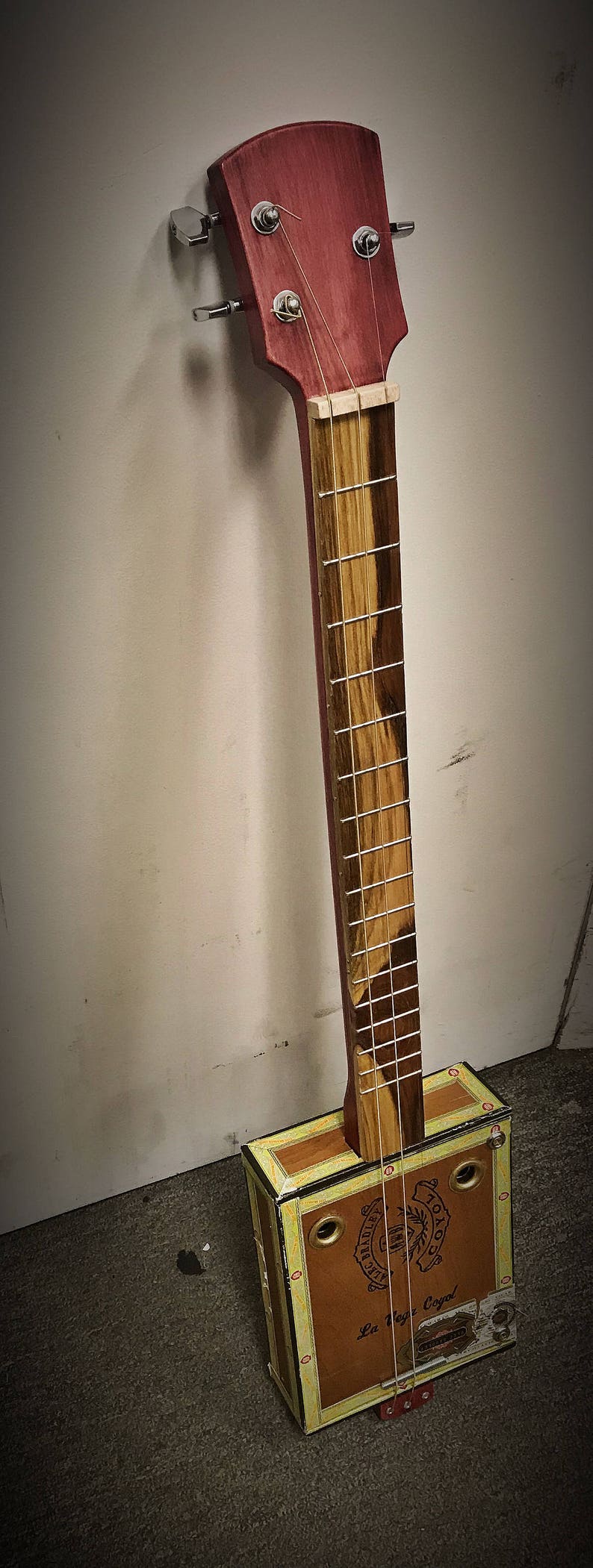 Cigar Box Guitar custom - Etsy
