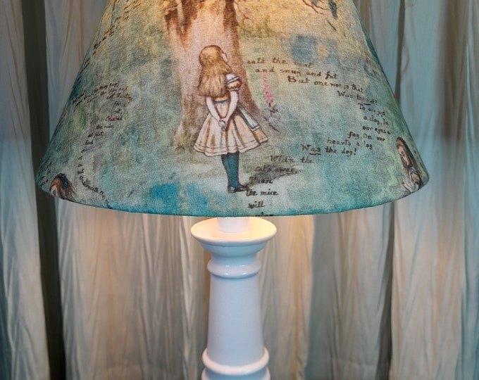 Alice in Wonderland Accent Lamp, Alice in Wonderland Cheshire Cat ...