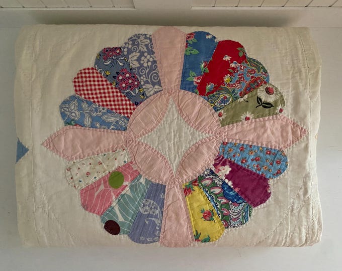 Pretty Vintage Dresden Plate Quilt - Etsy