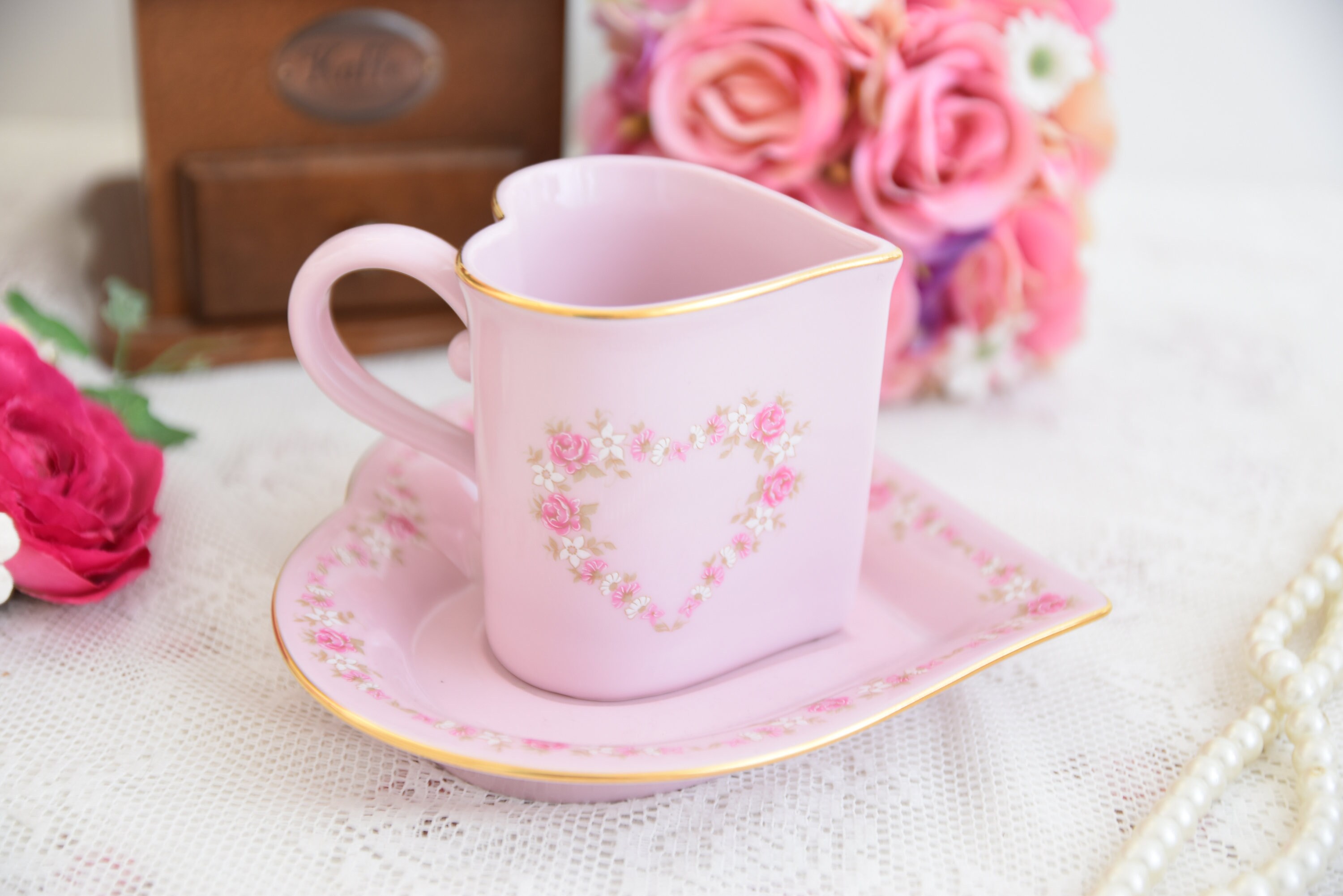 Heart shaped tea cup store