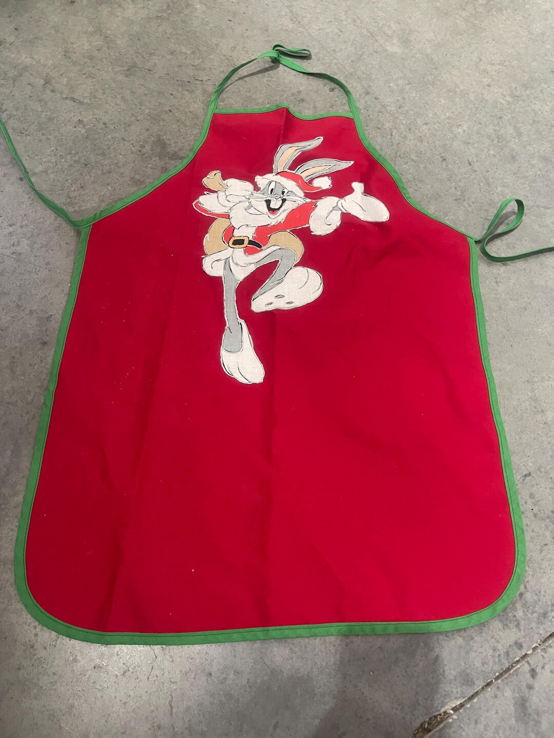 Looney Tunes 80s Bugs Bunny Christmas Red Apron, Kitchen, Holiday ...