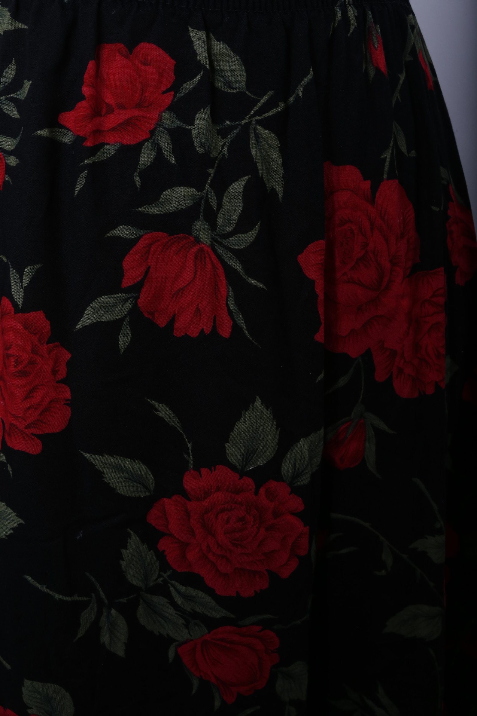 Black, Rose Skirt, Red Flowers, Floral Patterns, Size Small, Blair ...