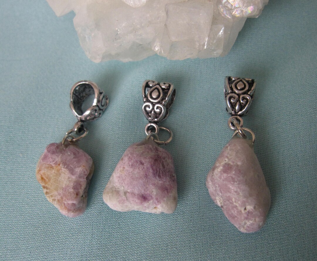 Hackmanite Pendant, Hackmanite Crystal Pendant, Hackmanite, Chameleon ...