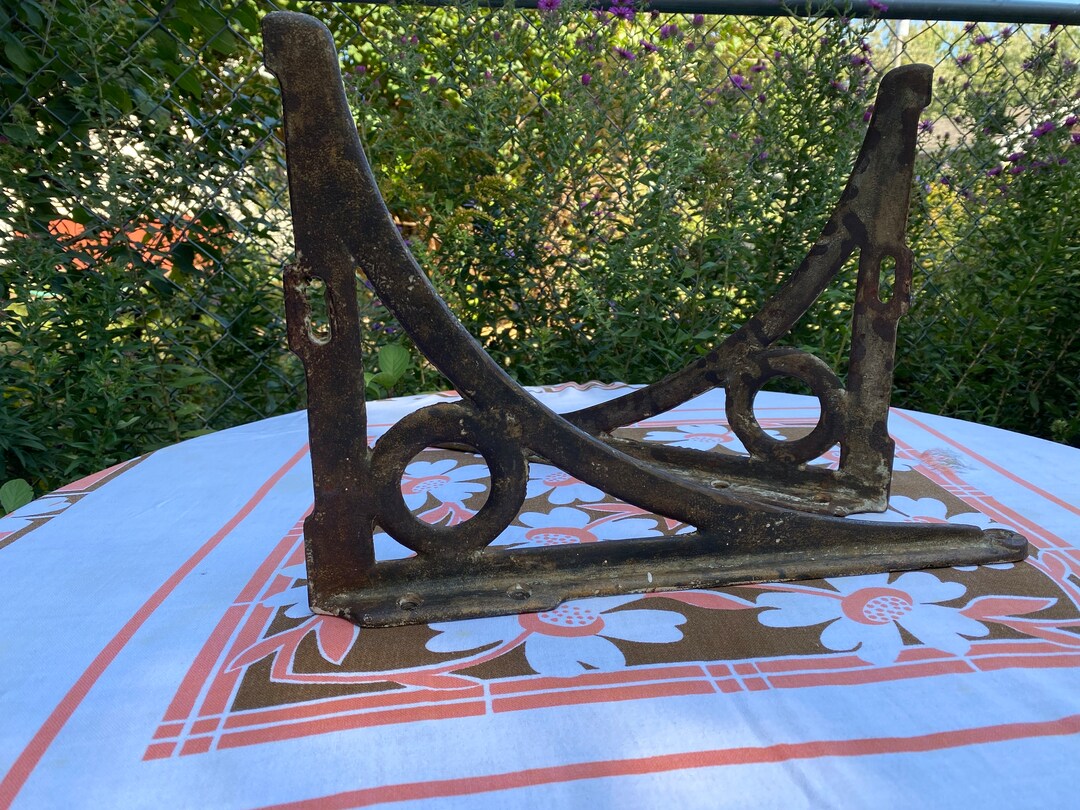 VINTAGE METAL BRACKETS Cast Iron Brackets vintage Shelving - Etsy