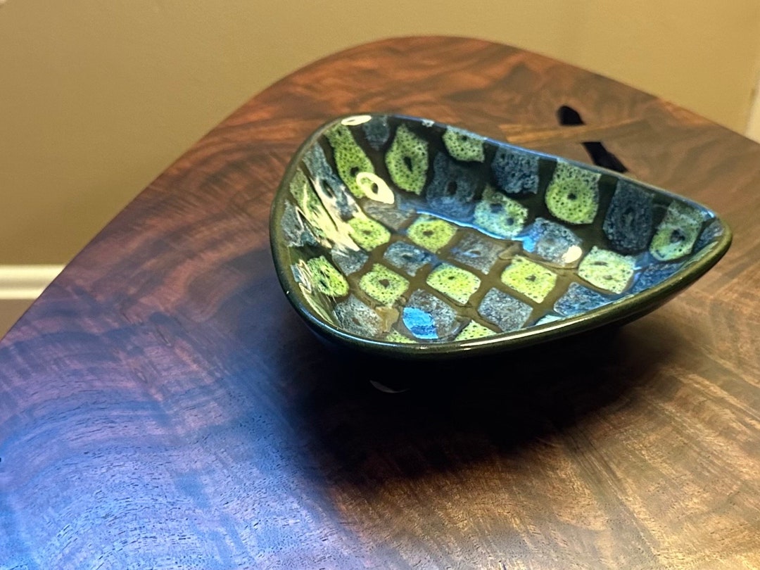 Vintage Midcentury Decorative Dish / Bowl Bermuda Pottery - Free ...