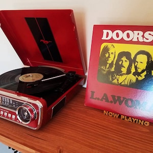 Vinyl Record Display Stand - Now Playing Shelf - Free Standing - 3D ...