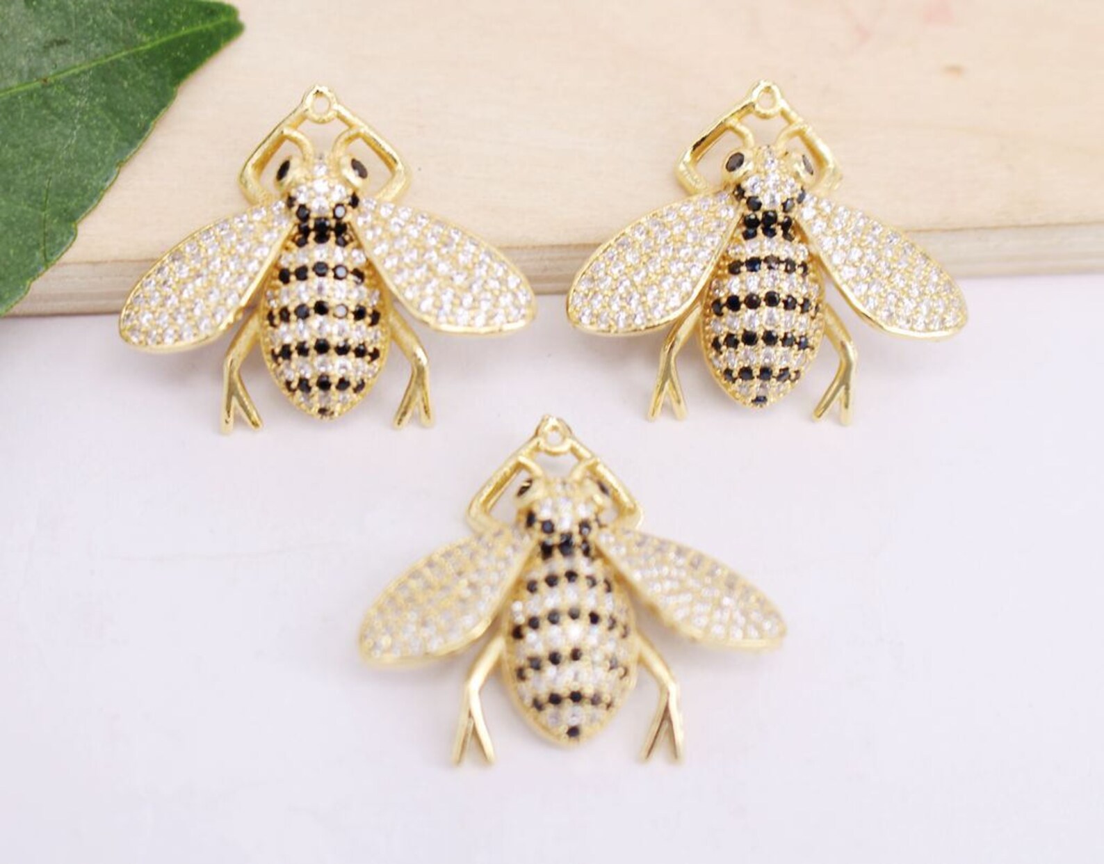 5-10pcs 25x29mm Gold Plated Bee Shape Copper Metal White and Black CZ ...