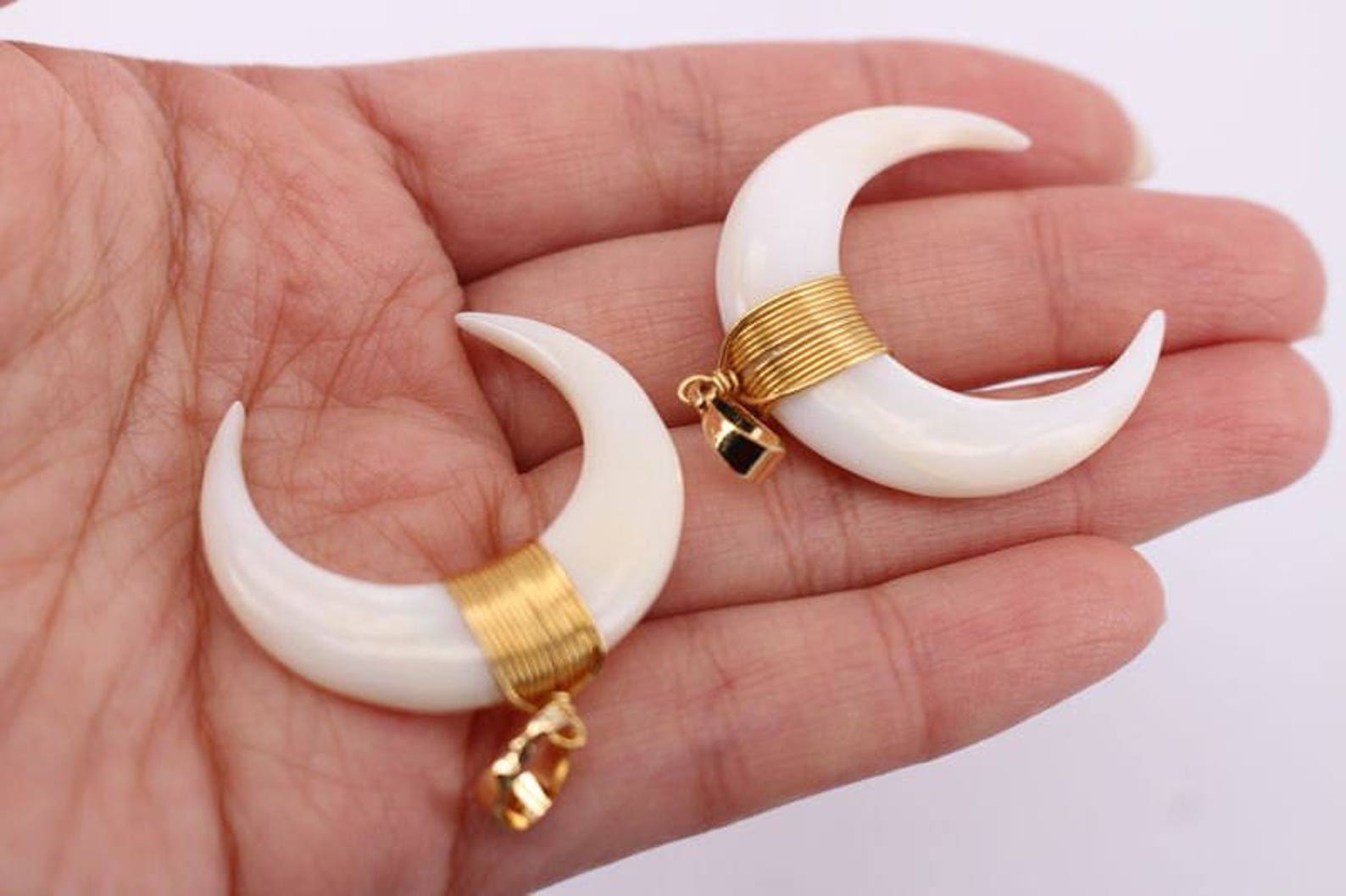 HOT 4pcs 33x37mm White Color Ox Horn Bull Bone Crescent Moon | Etsy